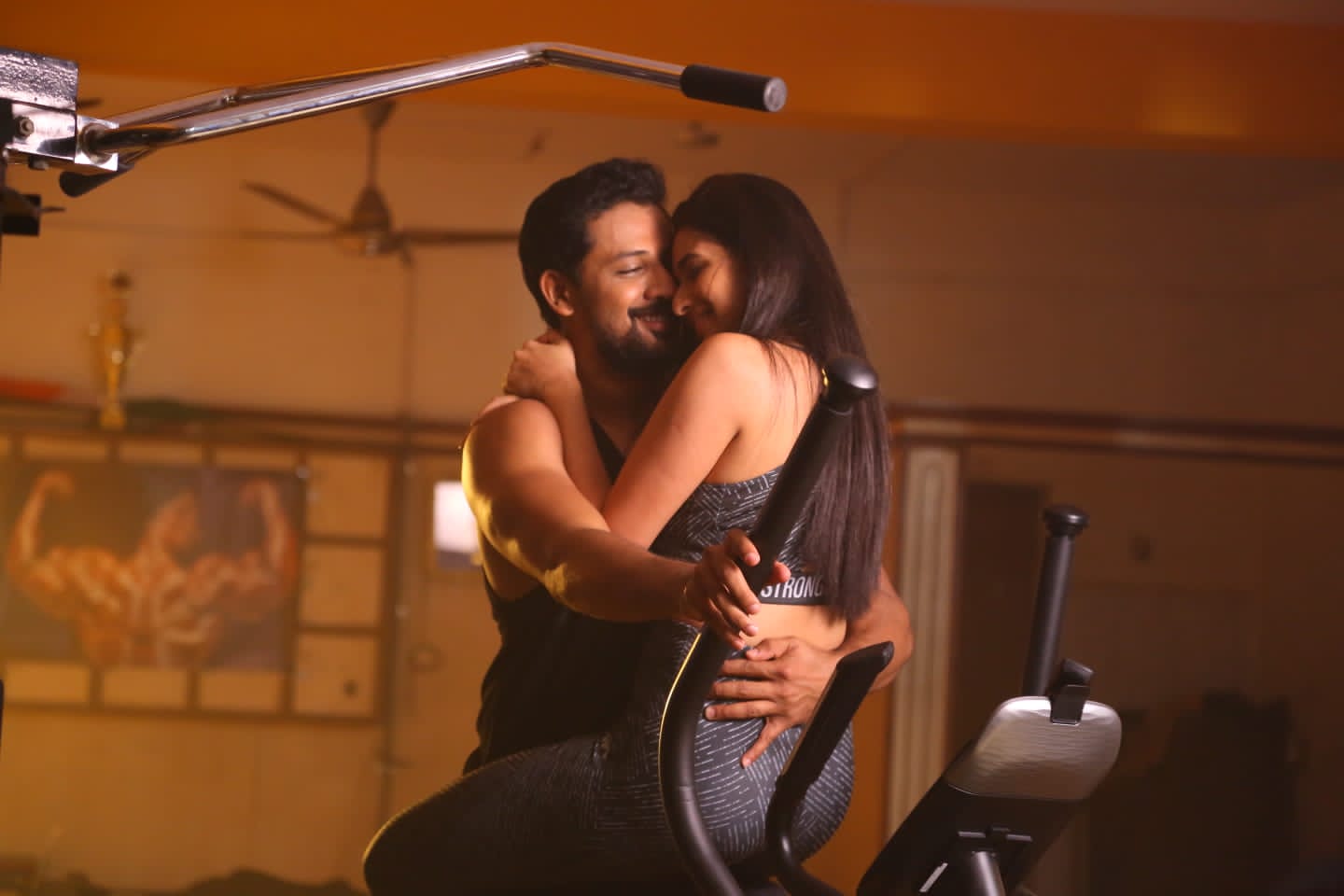 "Mr ನಟ್ವರ್ ಲಾಲ್" ಚಿತ್ರದ ‘ಅಚ್ಚಚ್ಚಚ್ಚು ಅಚ್ಚುಮೆಚ್ಚು’… ಎಂಬ ಪ್ರೇಮಗೀತೆ ಬಿಡುಗಡೆ. | Cini Suddi